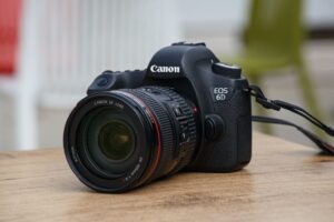 SLR vs DSLR: - What Is The Difference? 2025